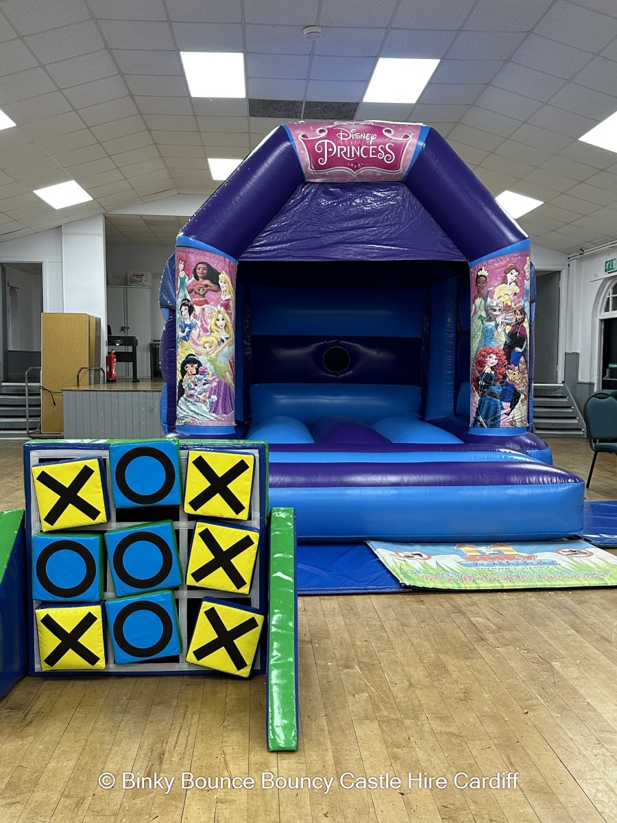 Giant Tic Tac Toe / Noughts and Crosses Game - Bouncy Castle Hire and ...